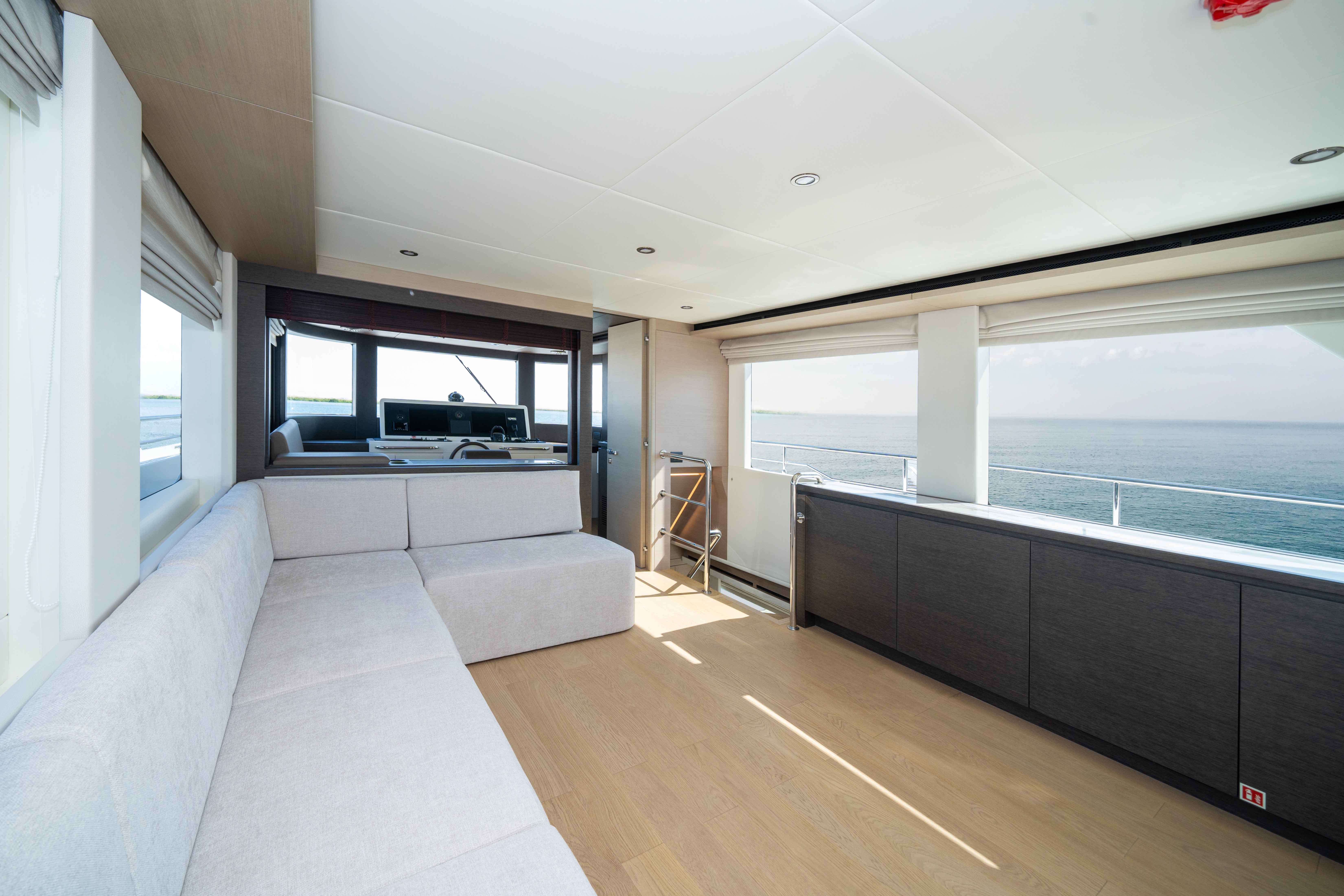 Nomad 75 SUV - Upper Deck Lounge (2) | Nord Star Yachting